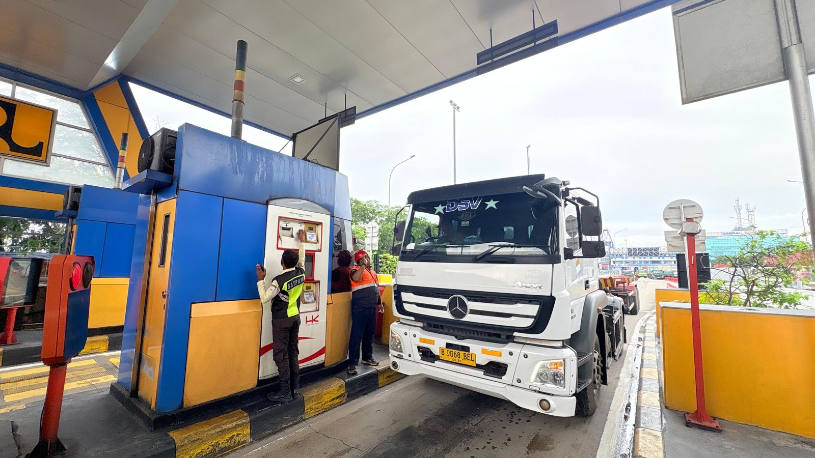 Gerak Cepat TPK Koja, Bantu Urai Kemacetan dengan Kebijakan Tol Gratis ...