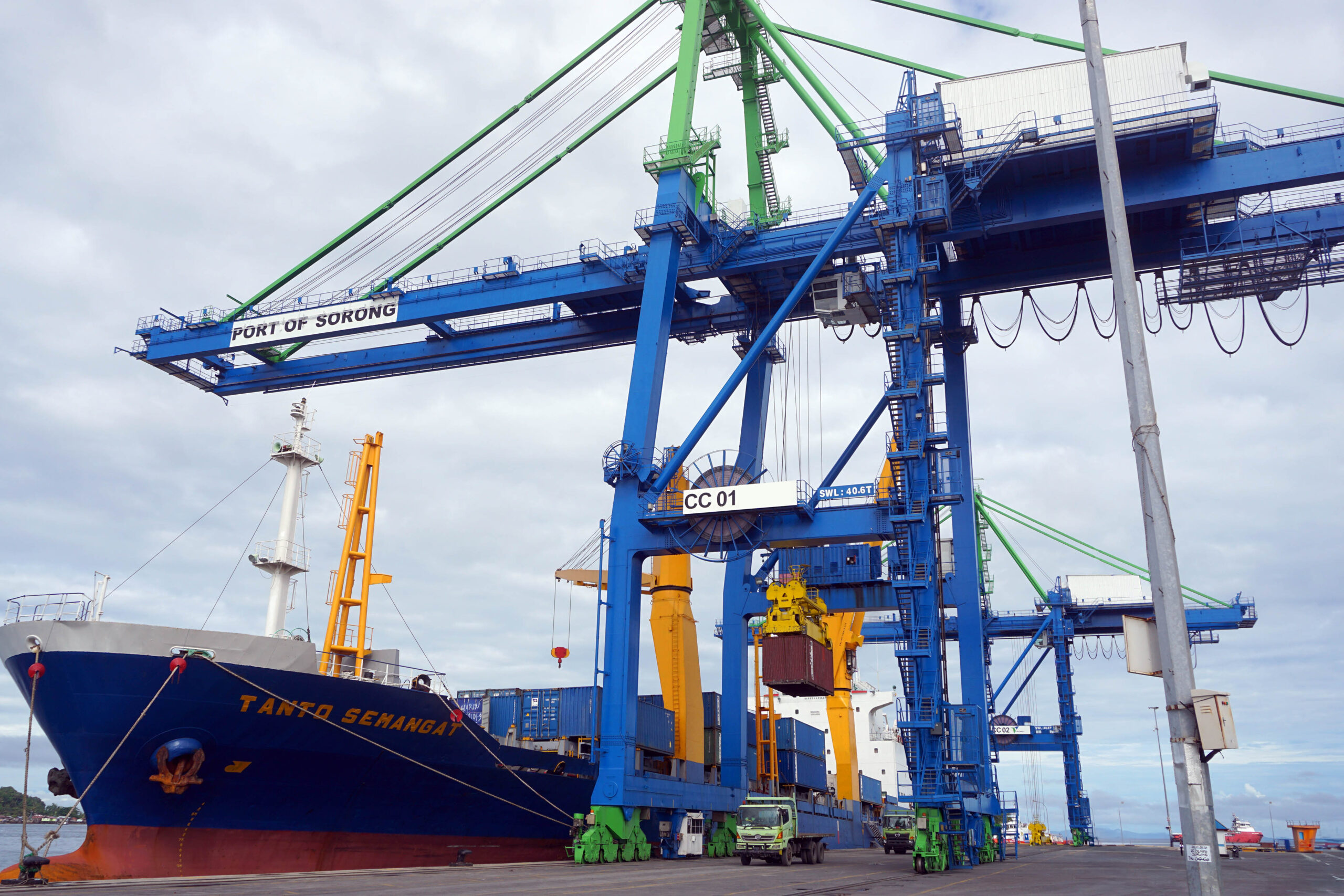 Terminal Petikemas Sorong Tembus 60 Ribu TEUs di Tahun 2025 - Maritim ...